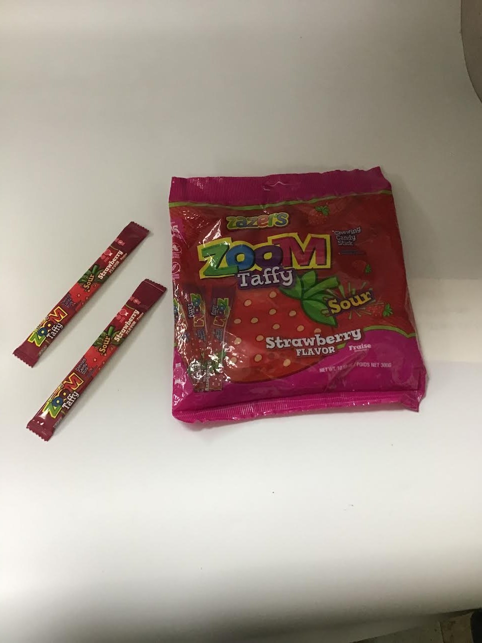 Zoom Stick Sour Taffy Strawberry - Oppenheimer